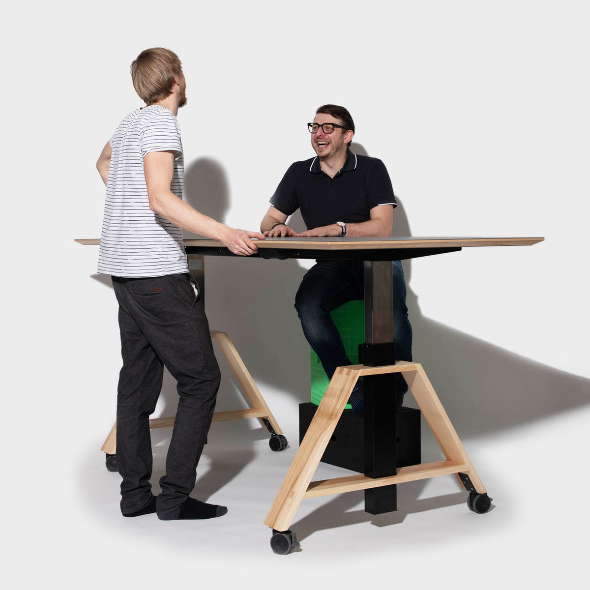 Desk with wheels | Height-adjustable group work table